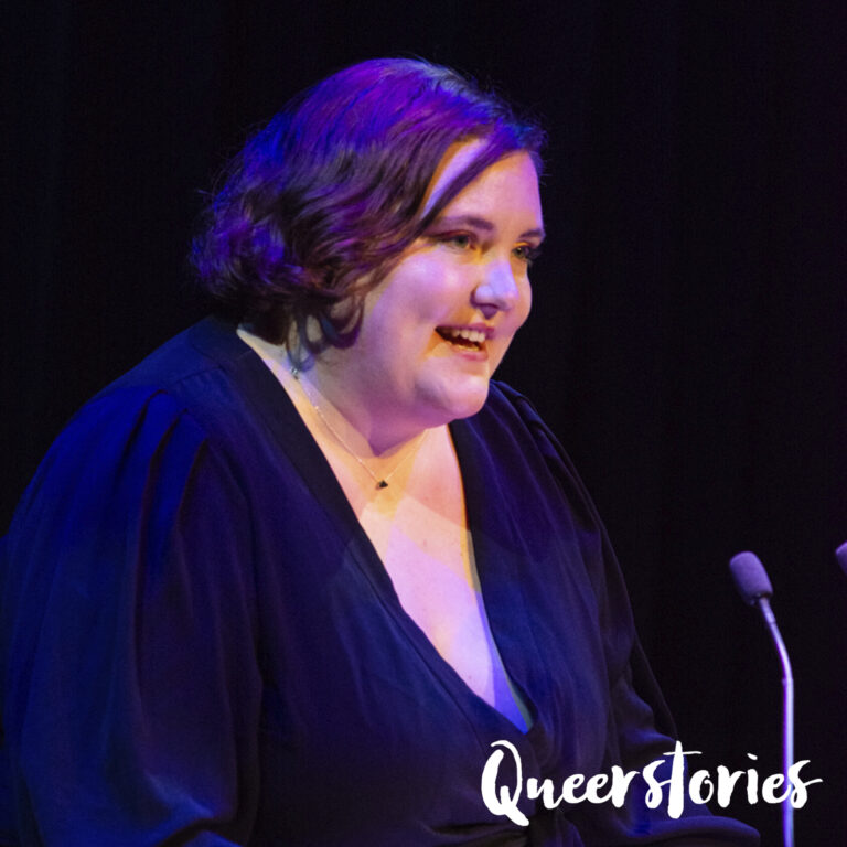 298 Laura Hart - The Dog, The Rockstar and the Beach - Maeve Marsden